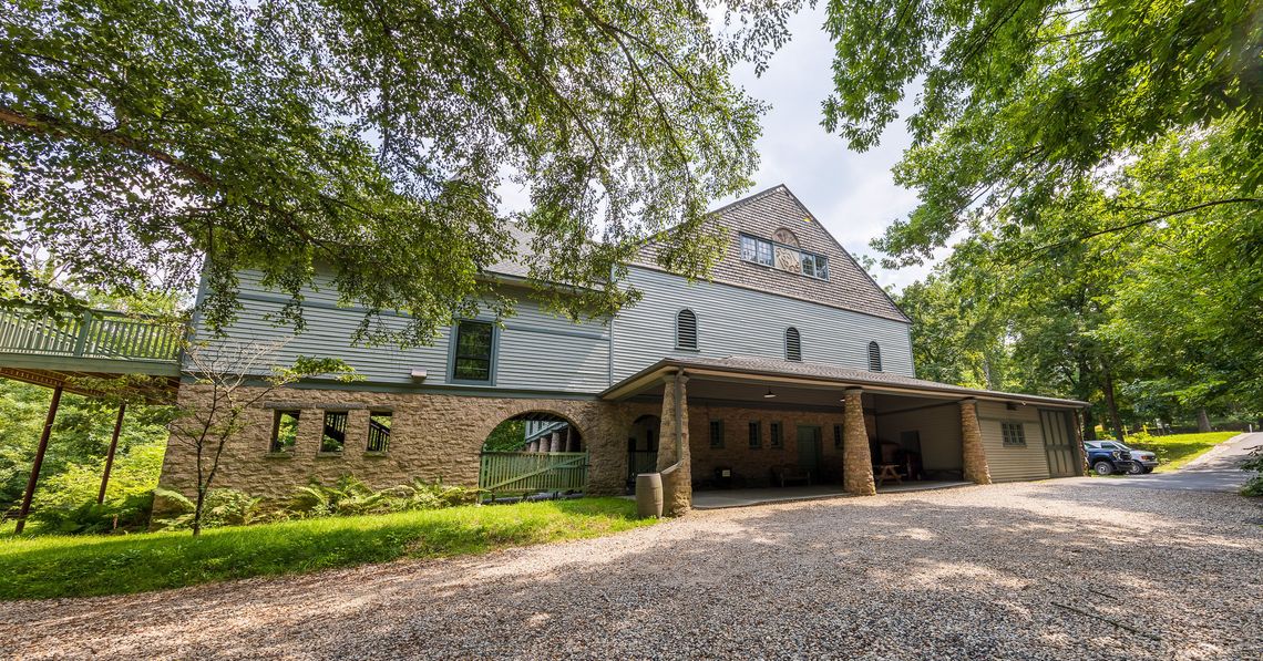 Four Mills Barn Renovation Receives Preservation Alliance Award